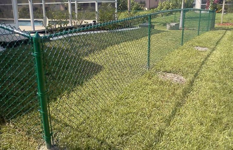 Green Chain Link Fence - Chain Link Fence Toronto